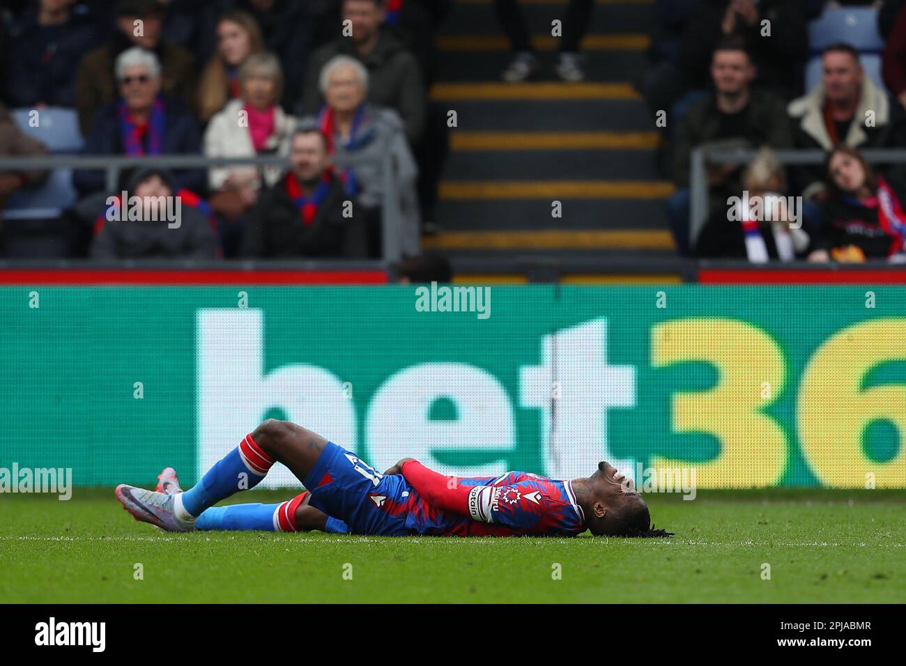 Groin injury hi-res stock photography and images - Alamy