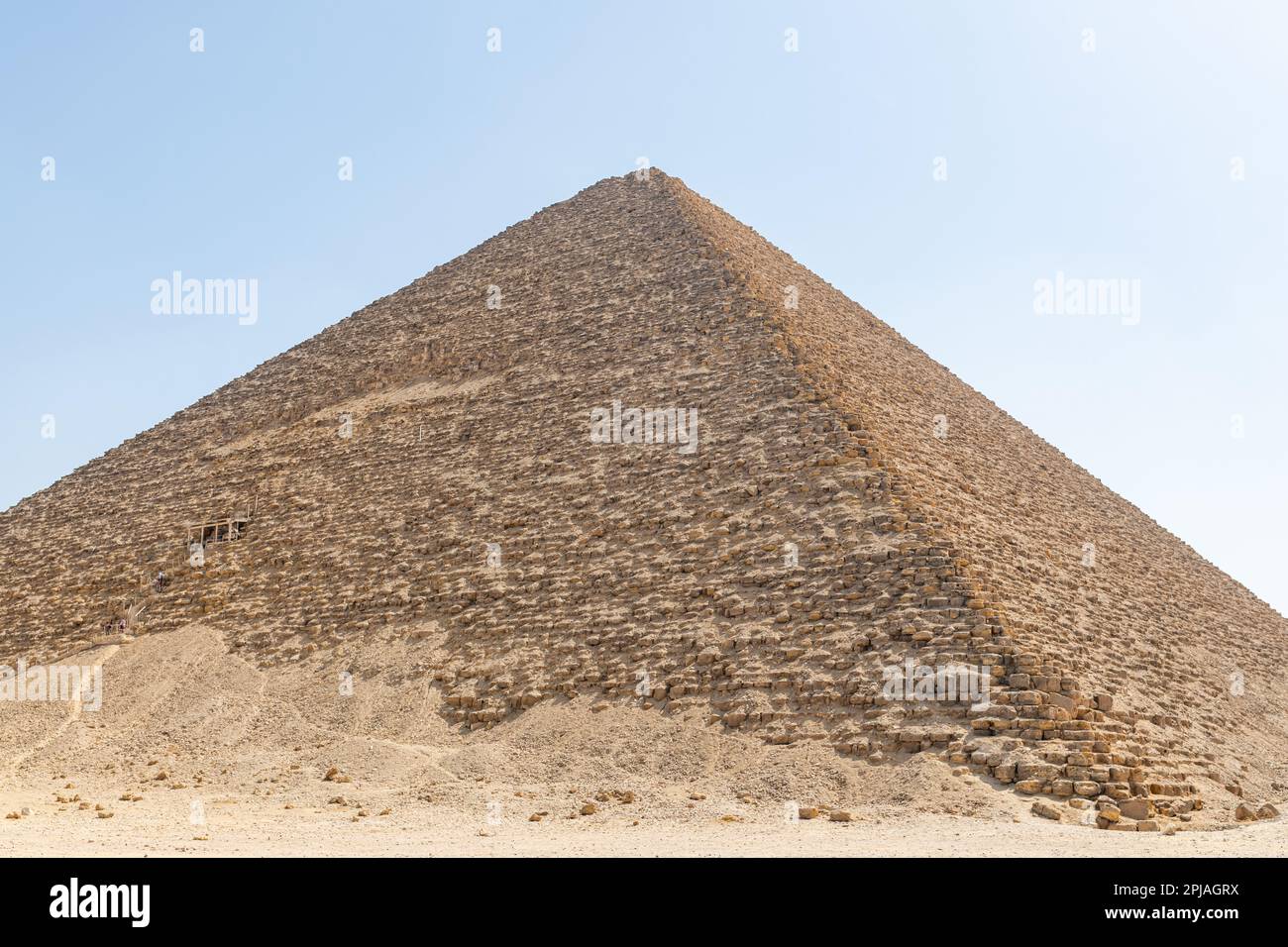 Red pyramid hi-res stock photography and images - Alamy
