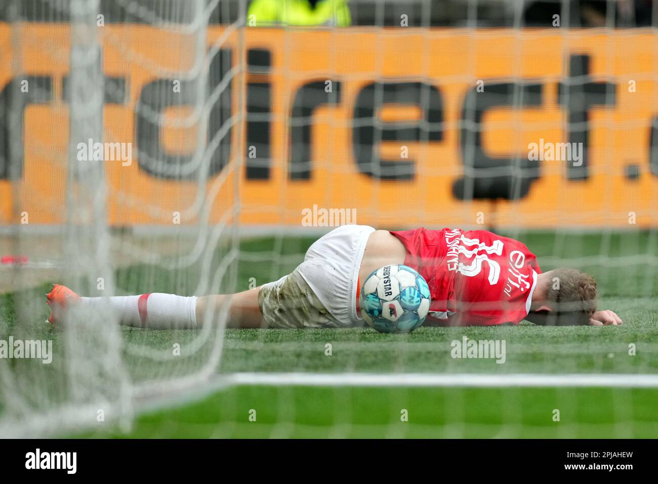 ALKMAAR - Sven Mijnans of AZ Alkmaar during the Dutch premier league match between AZ Alkmaar ...