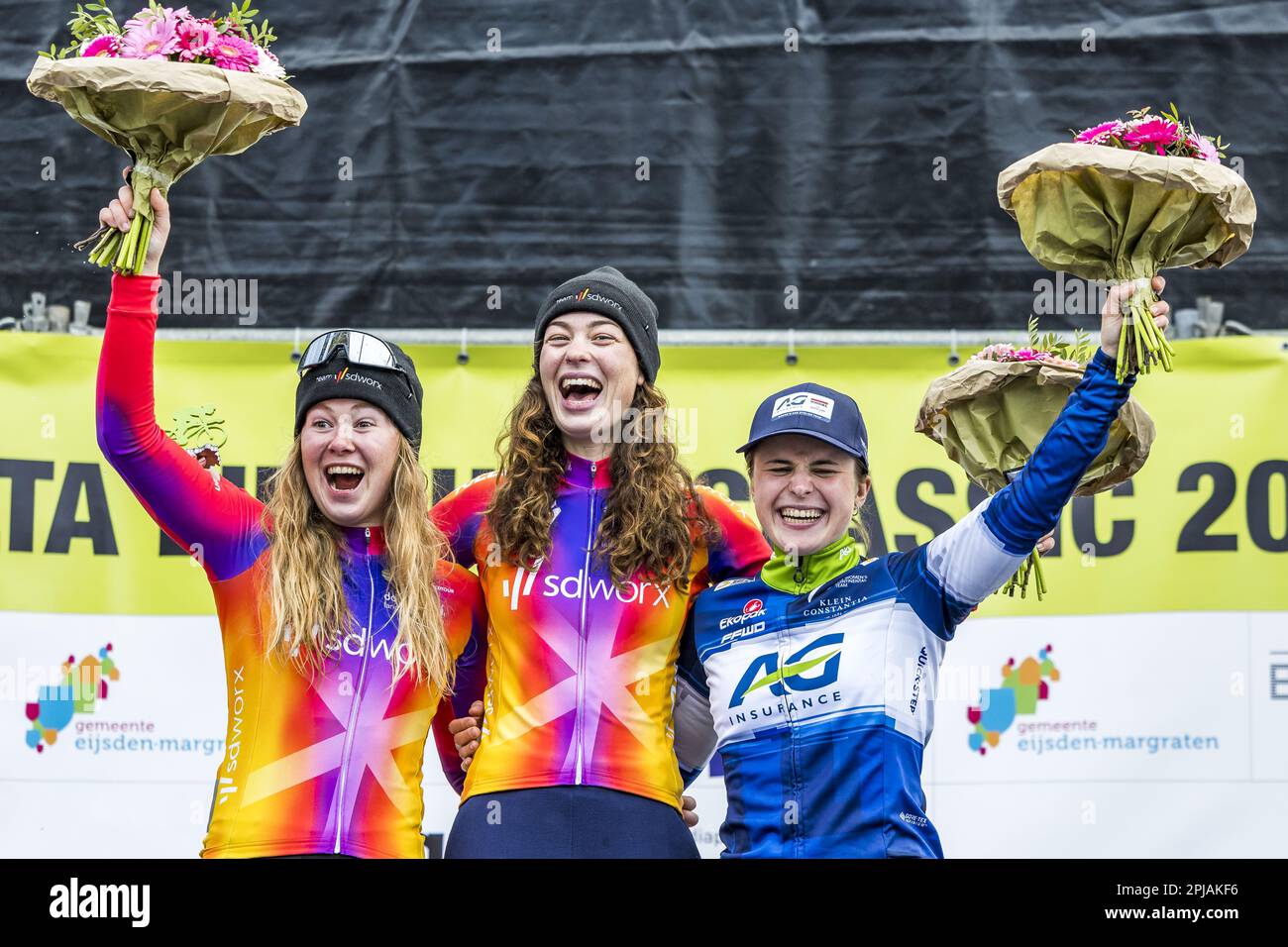 EIJSDEN - Mischa Bredewold won the Volta Limburg Classic for the women ...