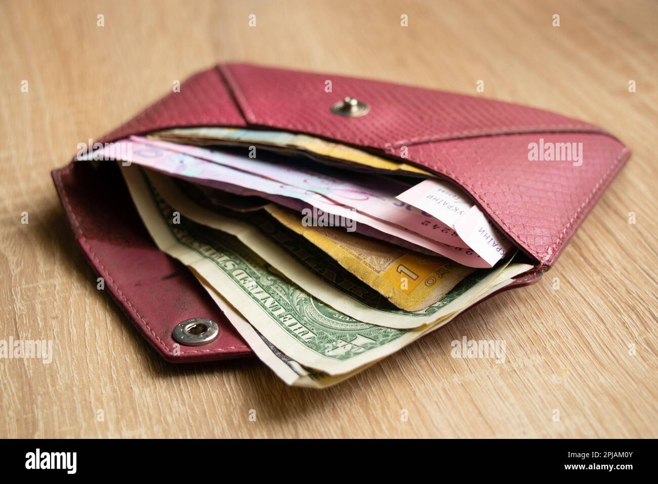 Receipt wallet hi-res stock photography and images - Alamy