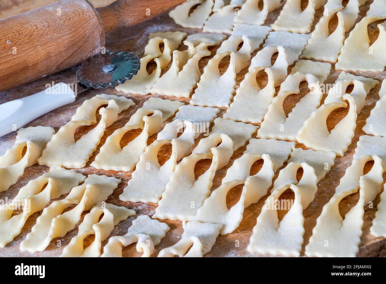 Chiacchiere cooking oil hi-res stock photography and images - Alamy