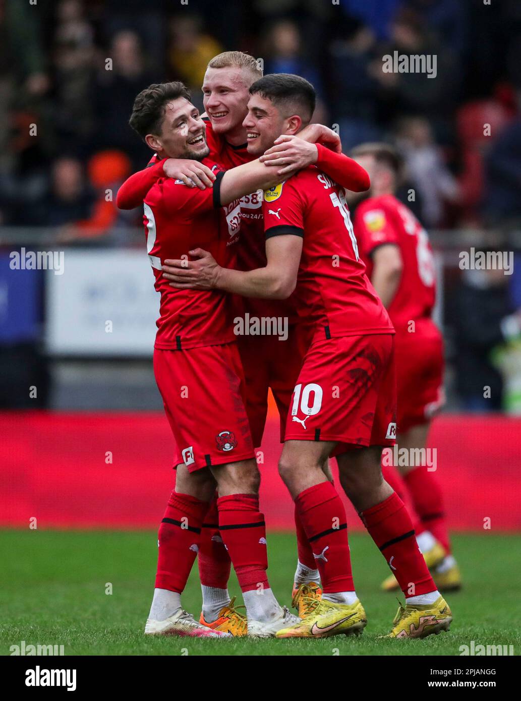 (left to right) Leyton Orient's Rob Hunt, Jordan Brown and Ruel ...