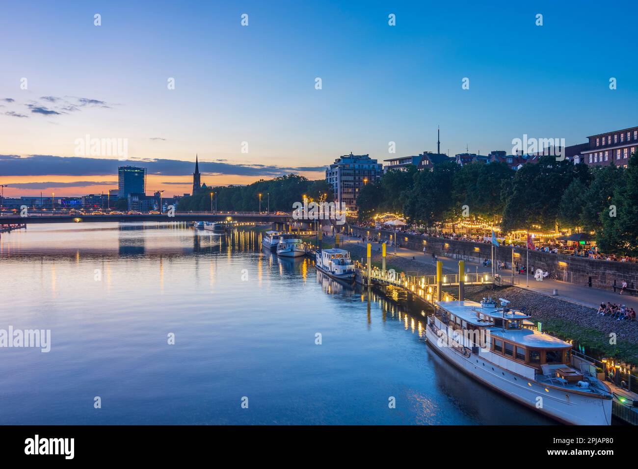 Bremen: river Weser, promenade Weserpromenade, open air restaurant ...