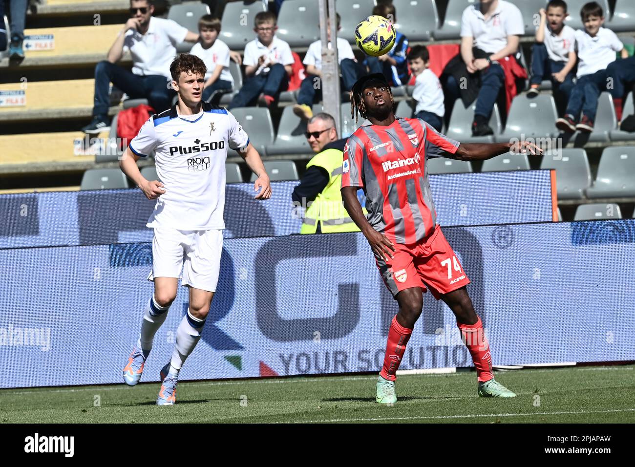 Frank Tsadjout (Cremonese)Giorgio Scalvini (Atalanta) during the ...