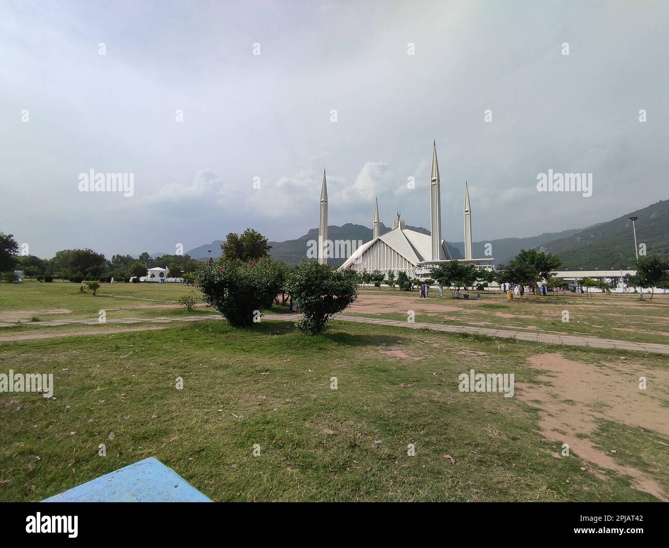 Faisal mosque on sunny day, Islamabad, Pakistan Stock Photo - Alamy