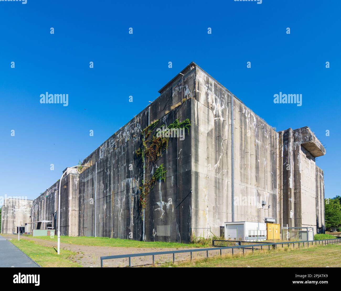 Bremen: U-Boot-Bunker Valentin (U-Boot-Bunker Farge, Valentin submarine ...