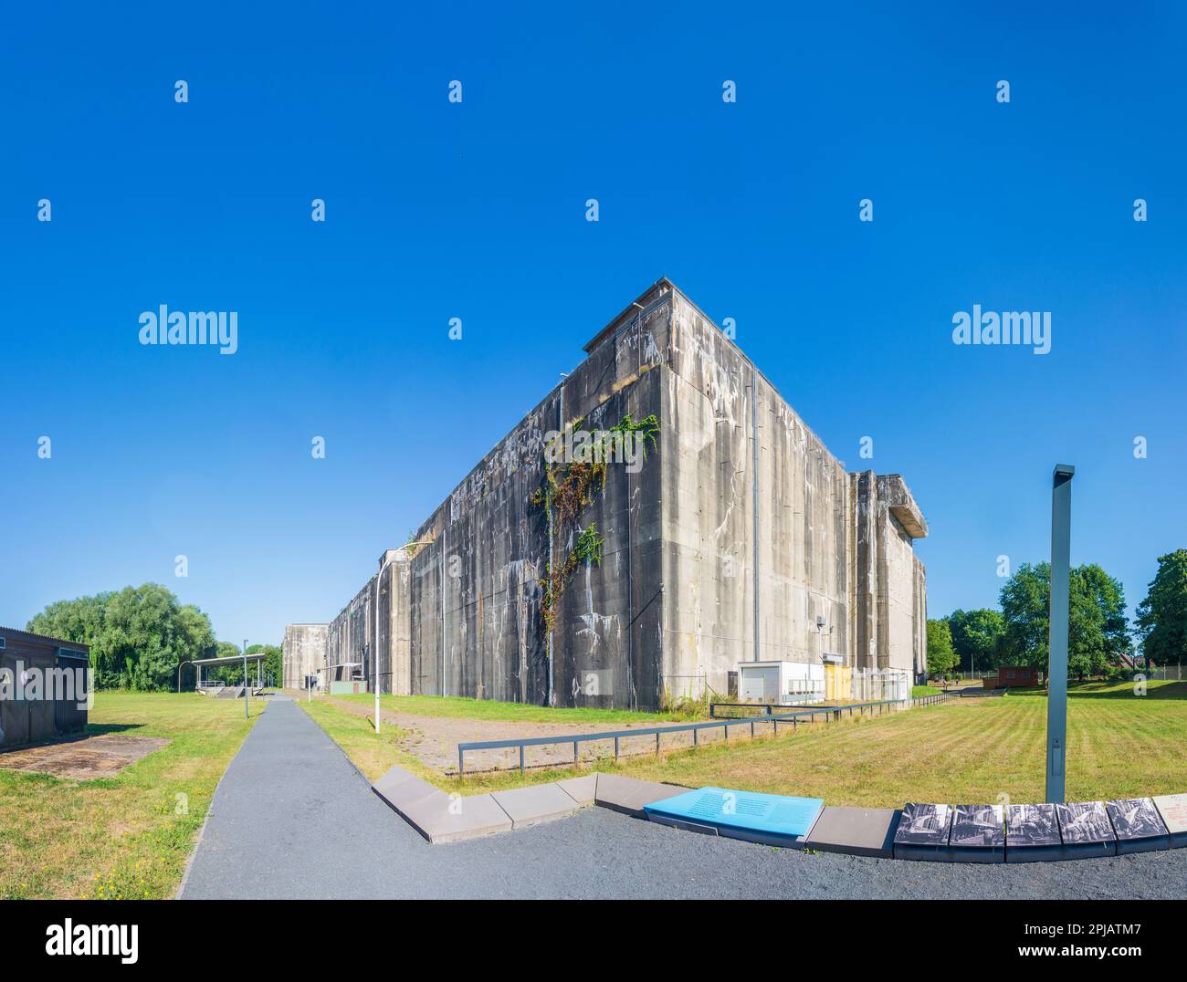 Bremen: U-Boot-Bunker Valentin (U-Boot-Bunker Farge, Valentin submarine ...