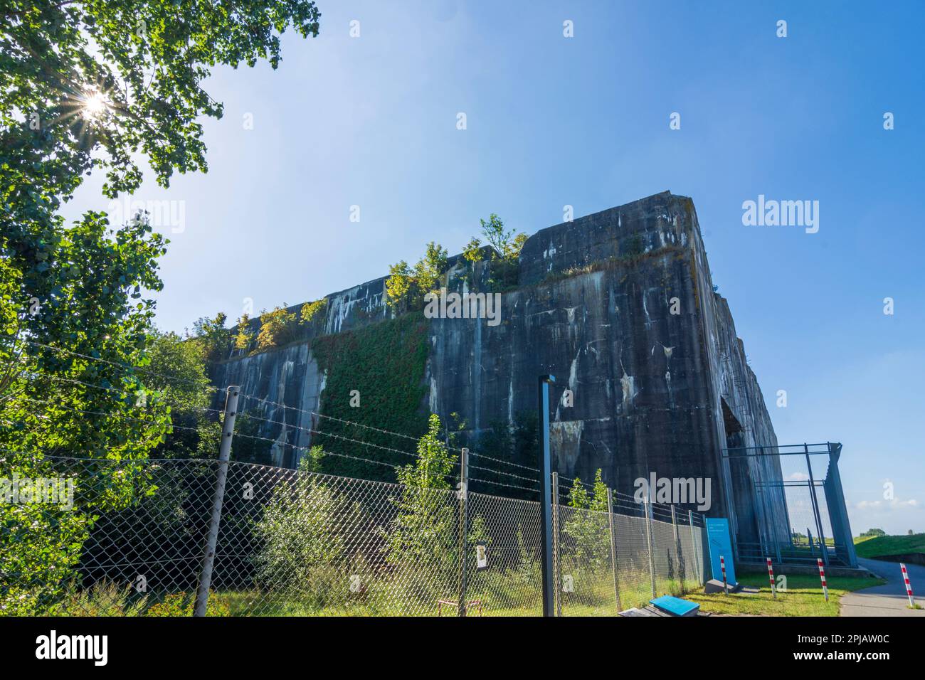 Bremen: U-Boot-Bunker Valentin (U-Boot-Bunker Farge, Valentin submarine ...