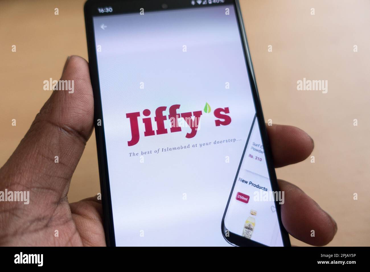 Jiffy app hi-res stock photography and images - Alamy