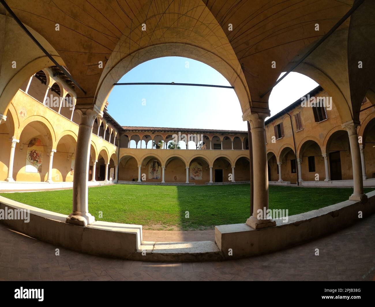 Reflective sundial hi-res stock photography and images - Alamy