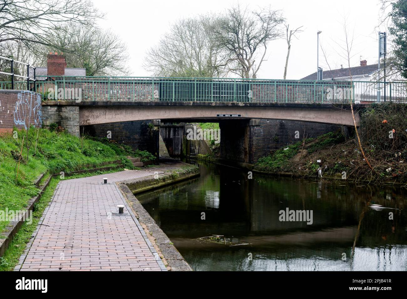The Rushall Canal at Five Ways Bridge, West Midlands, England, UK Stock ...