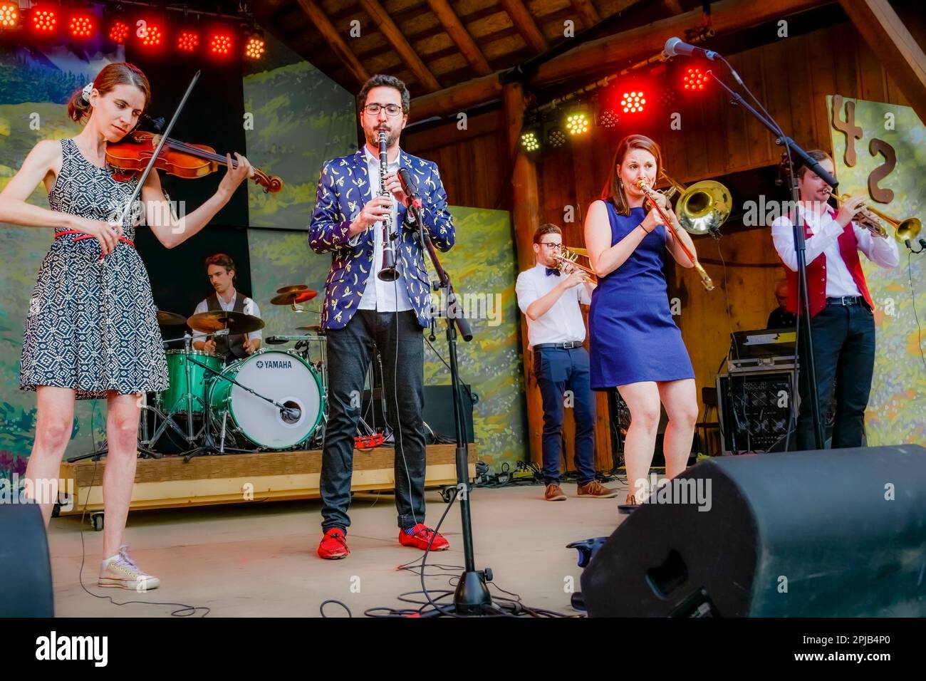 Oktopus, traditional klezmer, classical and Quebecois music, Canmore ...