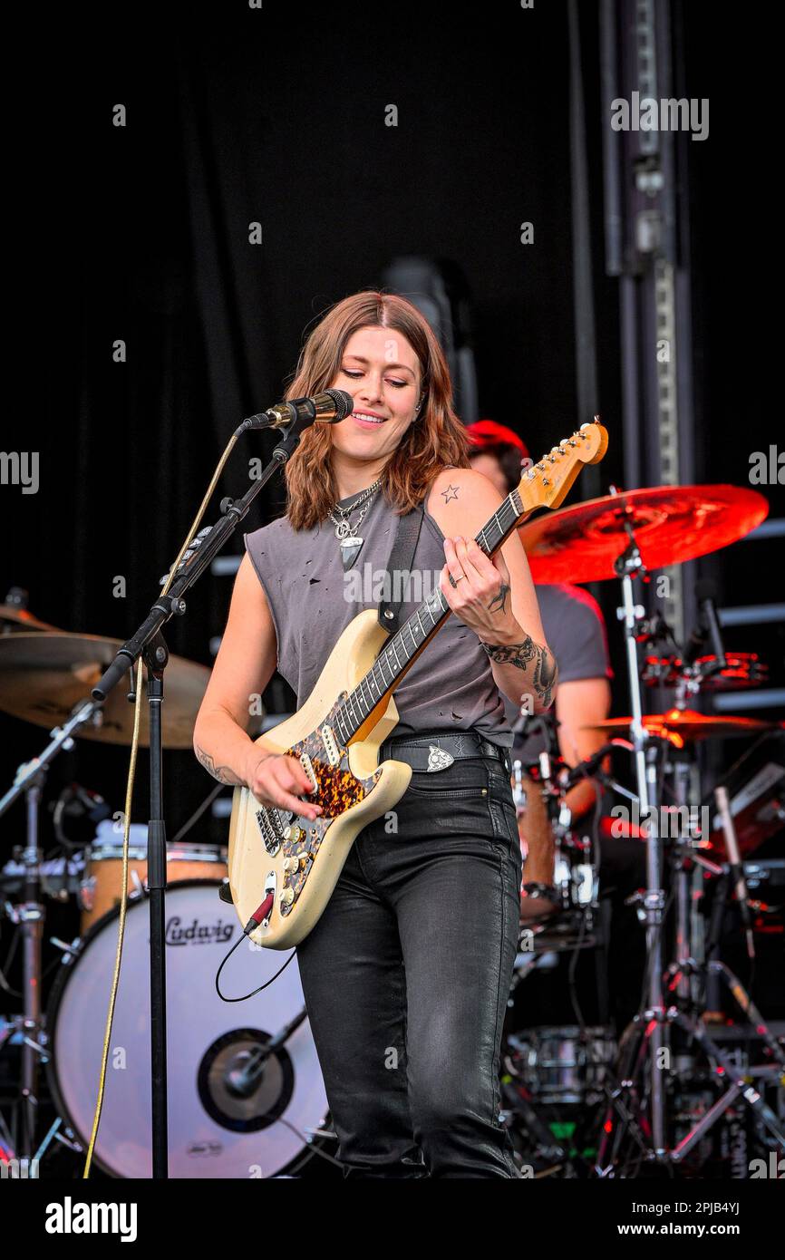 Rebecca Lovell, Larkin Poe, in concert Stock Photo - Alamy