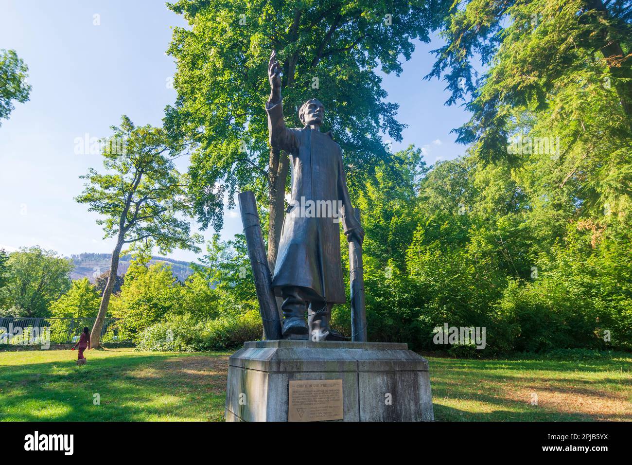 Goslar: Memorial to POWs and expulsion after World War II; Statue Reach ...