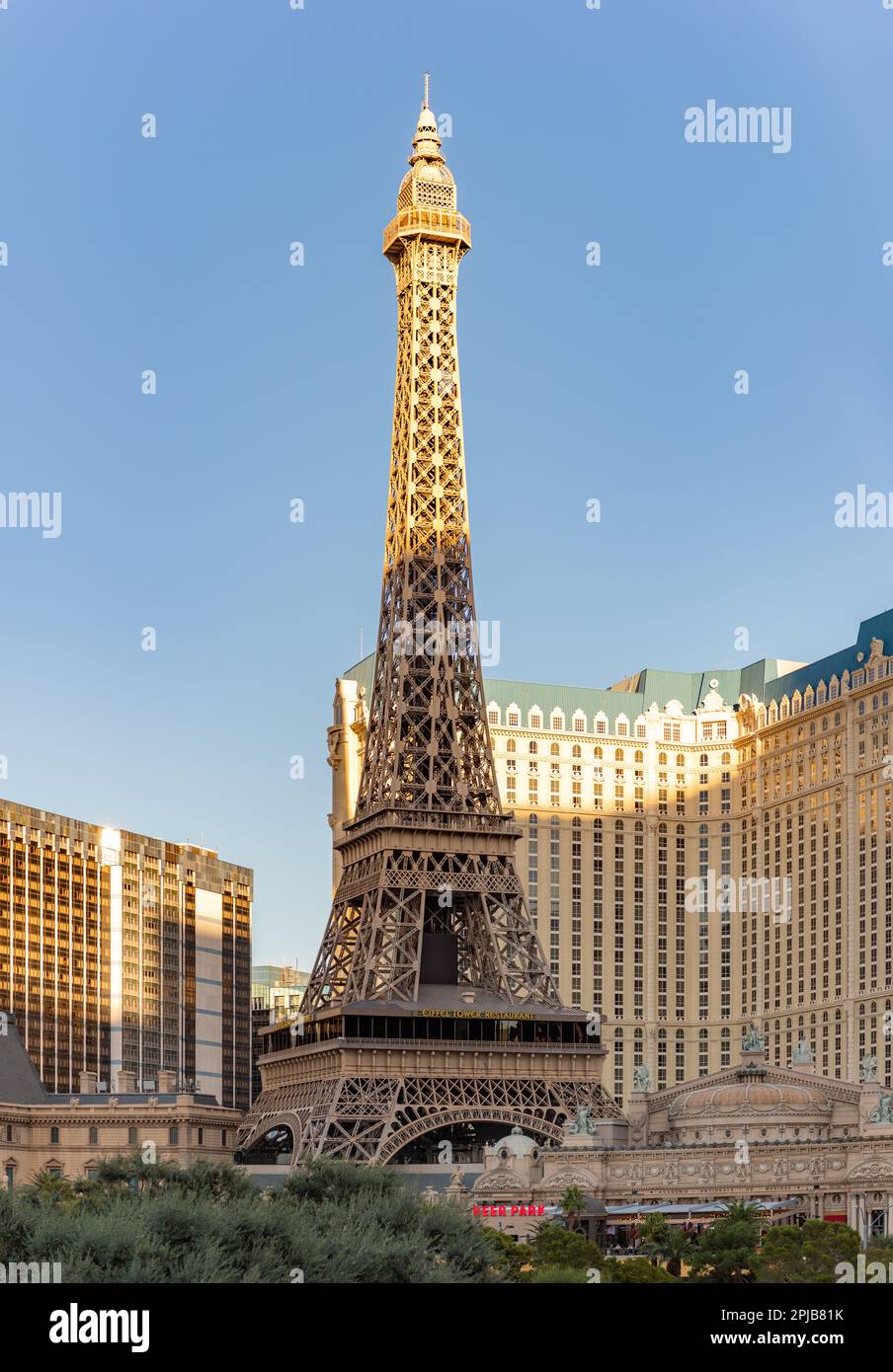 A picture of the Paris Las Vegas Eiffel Tower Stock Photo - Alamy