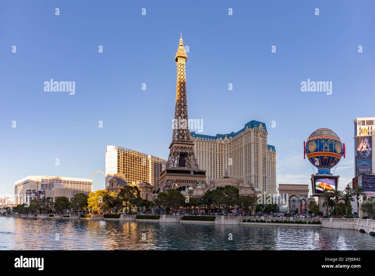 Paris Las Vegas - Eiffel Tower and Balloon Sign Stock Photo - Alamy