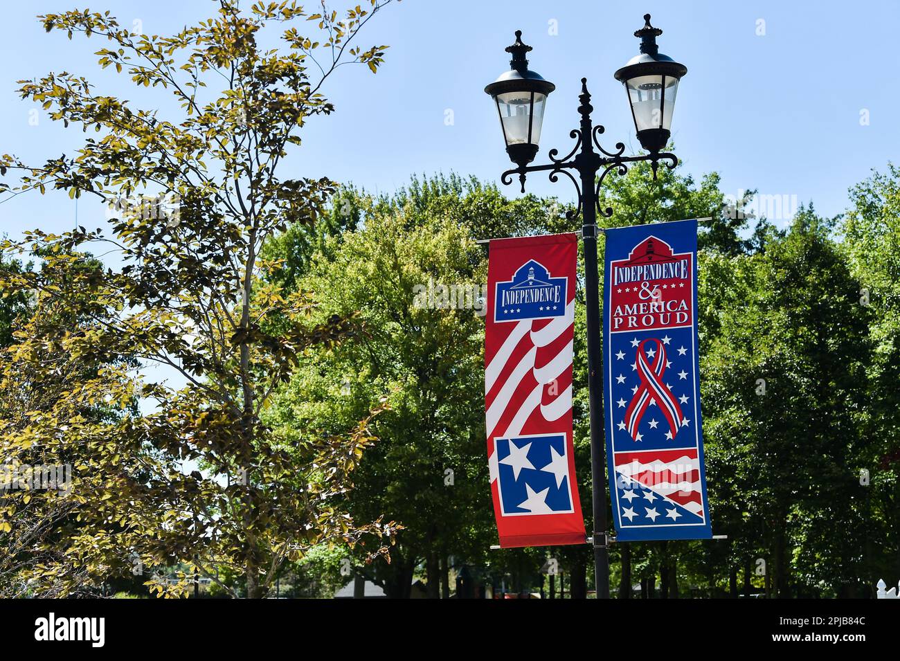Patriotic signage in Independence, OHIO, USA Stock Photo - Alamy
