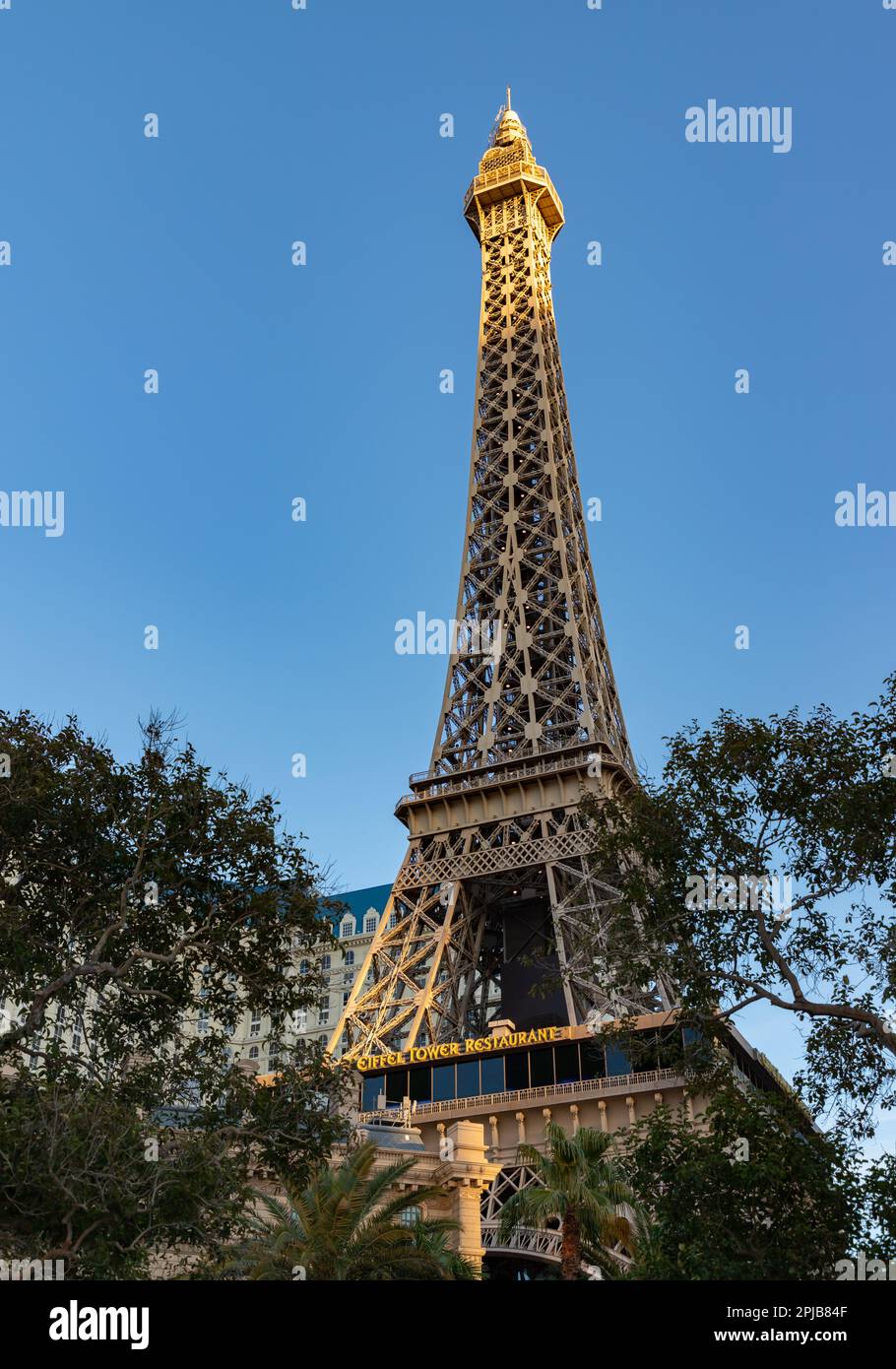 A picture of the Paris Las Vegas Eiffel Tower Stock Photo - Alamy
