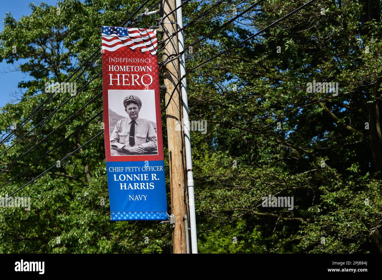 Patriotic signage in Independence, OHIO, USA Stock Photo - Alamy