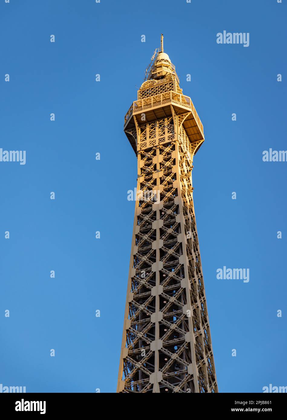A picture of the upper section of the Paris Las Vegas Eiffel Tower Stock Photo - Alamy