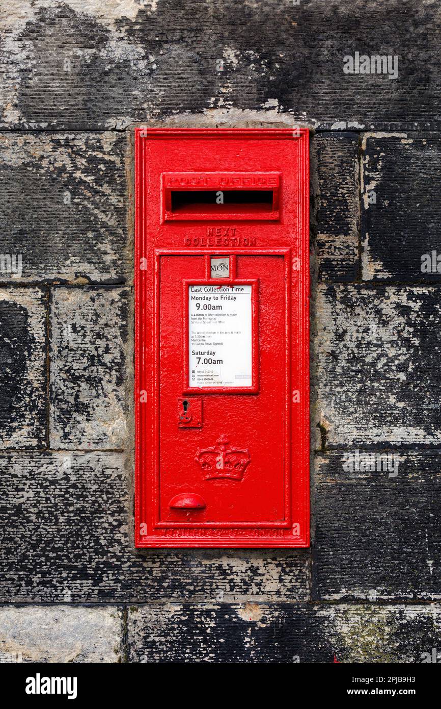 Red post box Stock Photo - Alamy