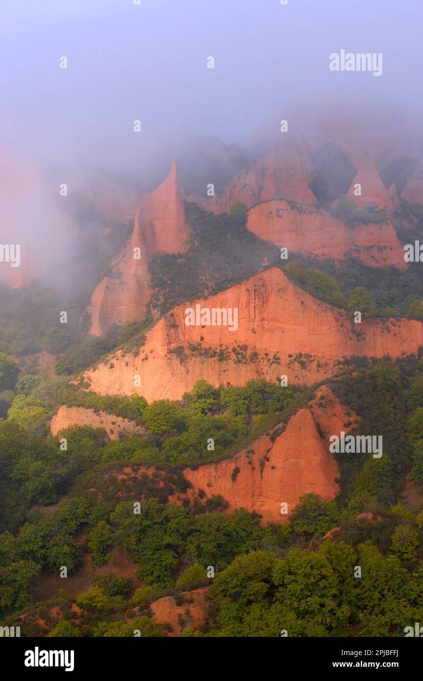 Las Medulas, ancient Roman gold mining site, province of Leon, Castilla ...