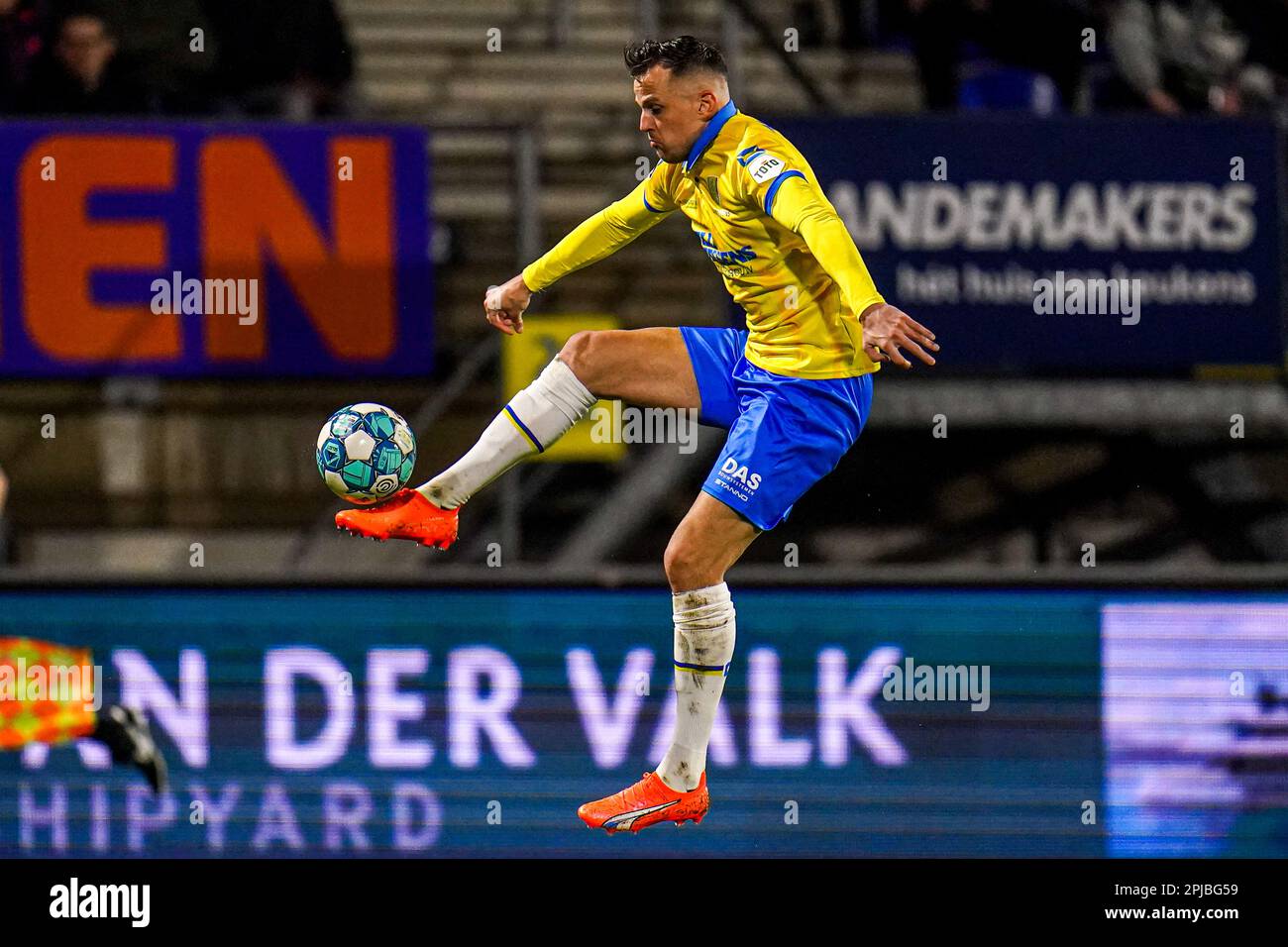 Waalwijk, Netherlands. 01st Apr, 2023. WAALWIJK, NETHERLANDS - APRIL 1: Mats Seuntjes of RKC ...