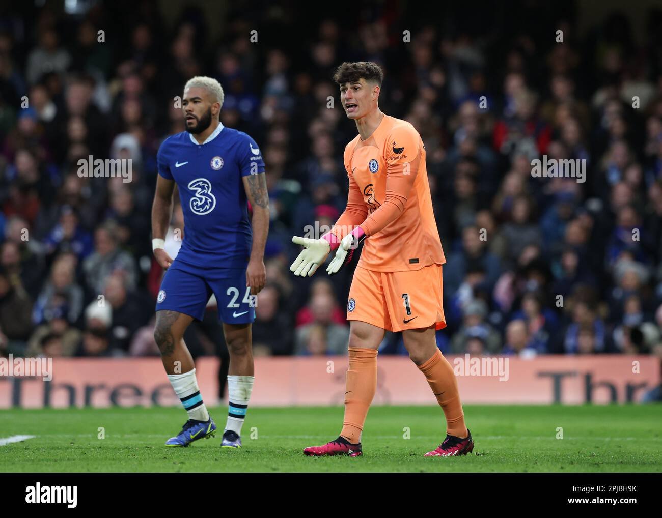 Football andrew madley hi-res stock photography and images - Alamy
