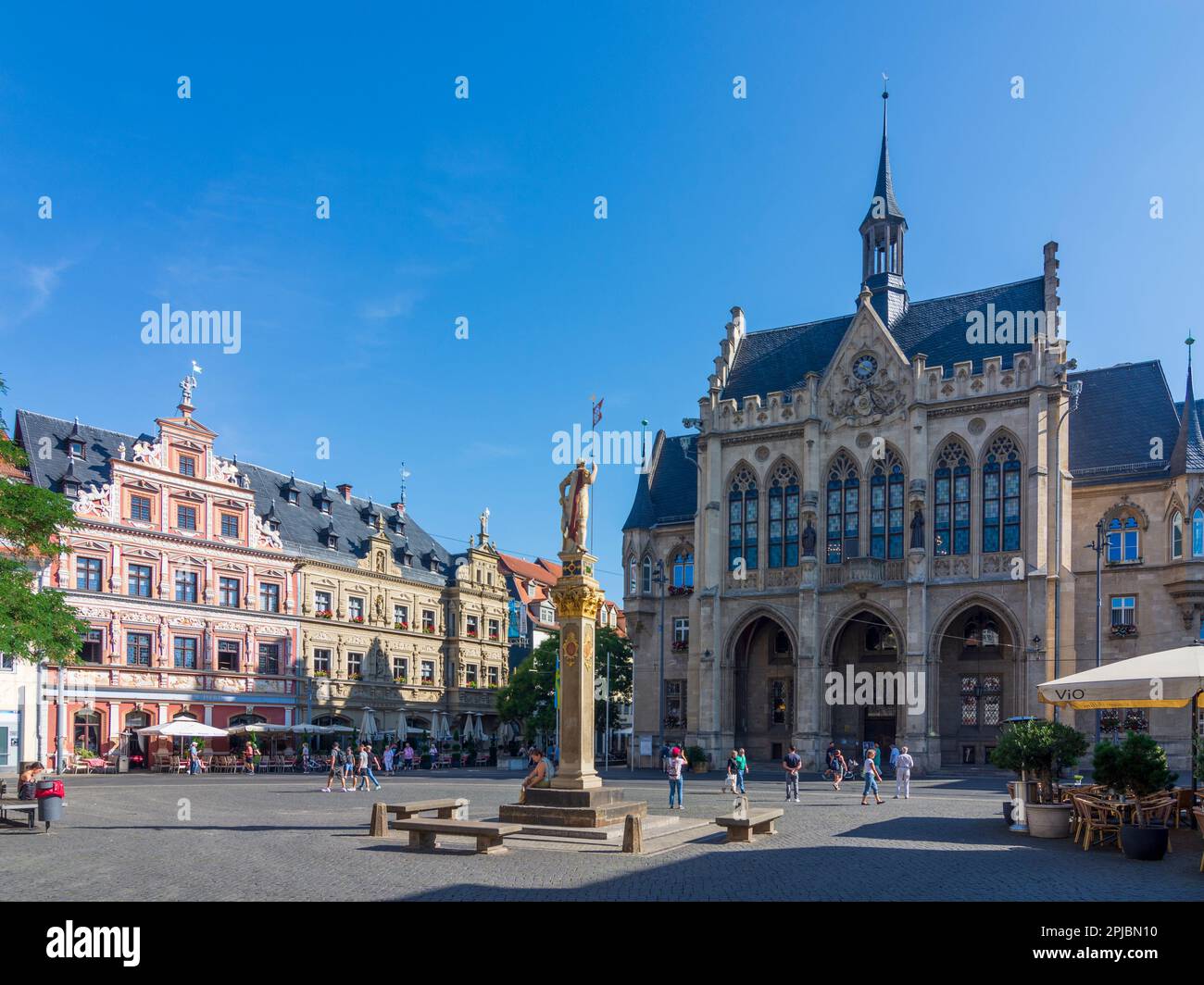 Erfurt: square Fischmarkt, house Haus zum Breiten Herd, Town Hall ...