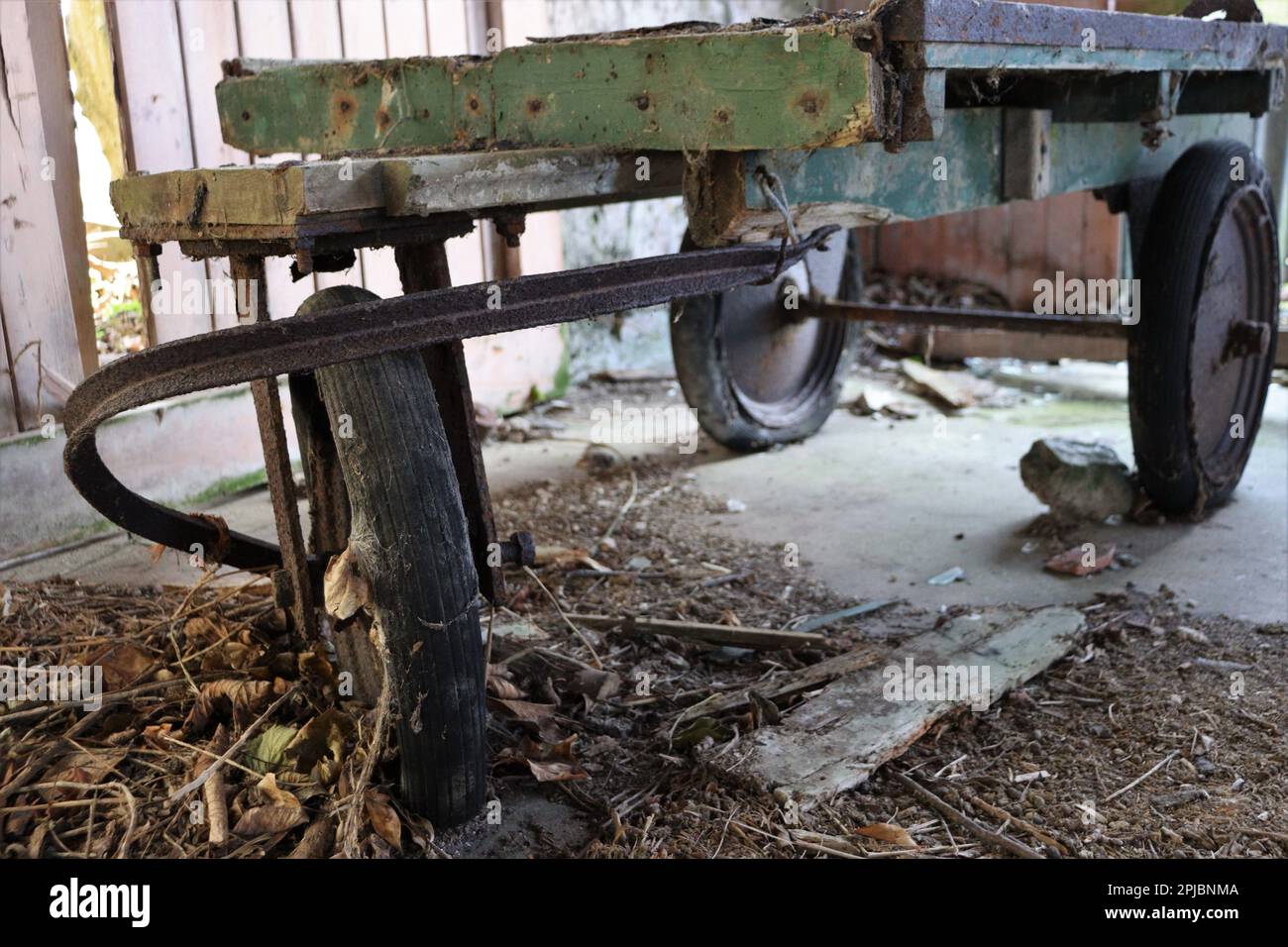 Aerial view junkyard old abandoned hi-res stock photography and images ...