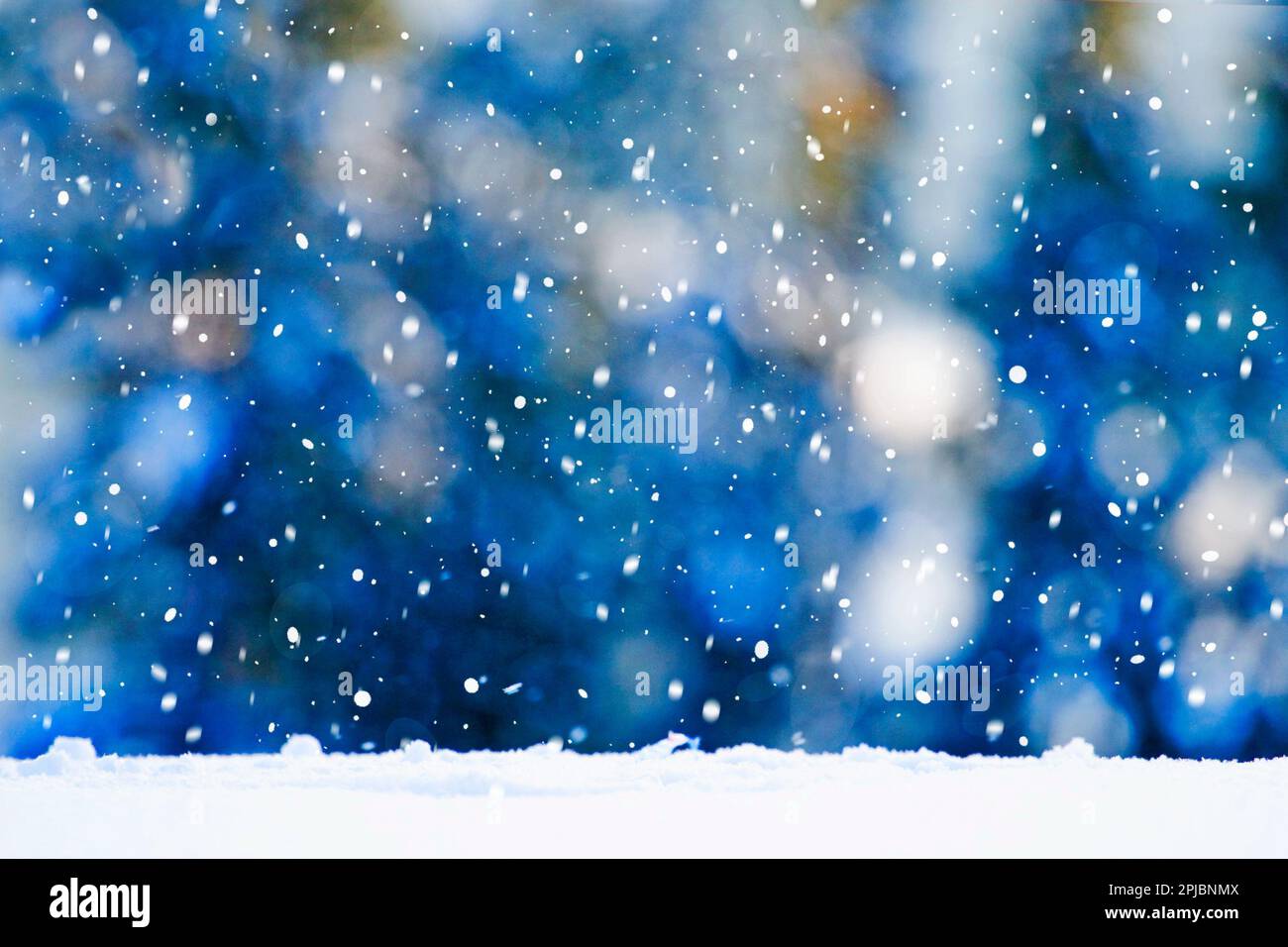 Snowflakes silence hi-res stock photography and images - Alamy