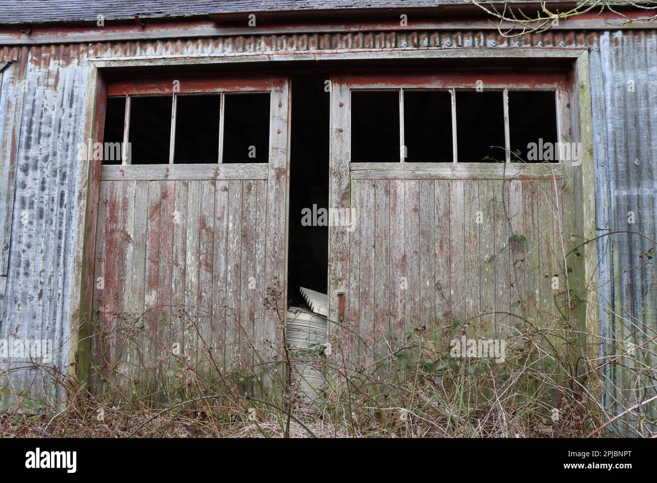Hillbilly cabin hi-res stock photography and images - Alamy