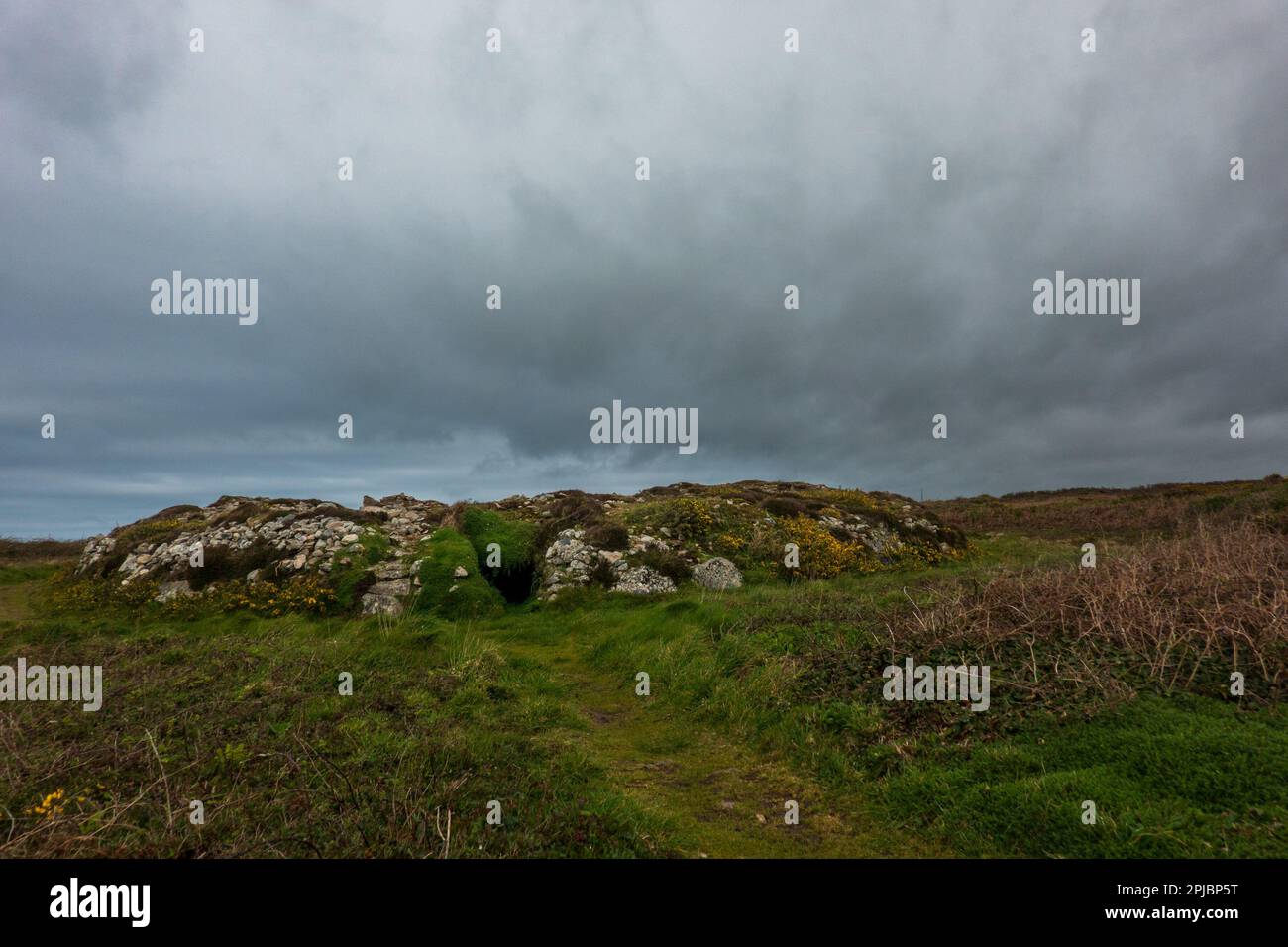 The Ballowall Barrow incorporating entrance grave, cairn, ritual pits ...