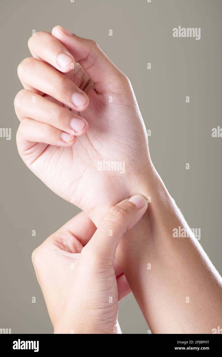 Acupressure hand hi-res stock photography and images - Alamy