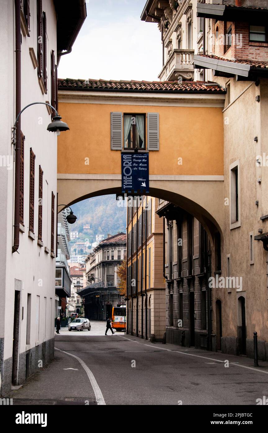 Arched skybridge entrance to lakeside Como, Italy Stock Photo - Alamy