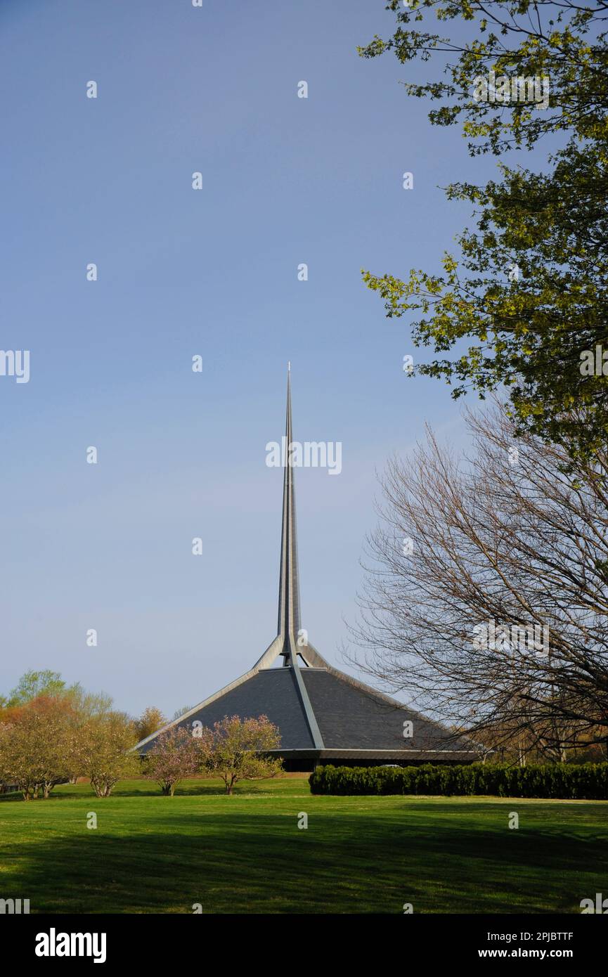 North Christian Church in Columbus, Indiana designed by architect Eero ...