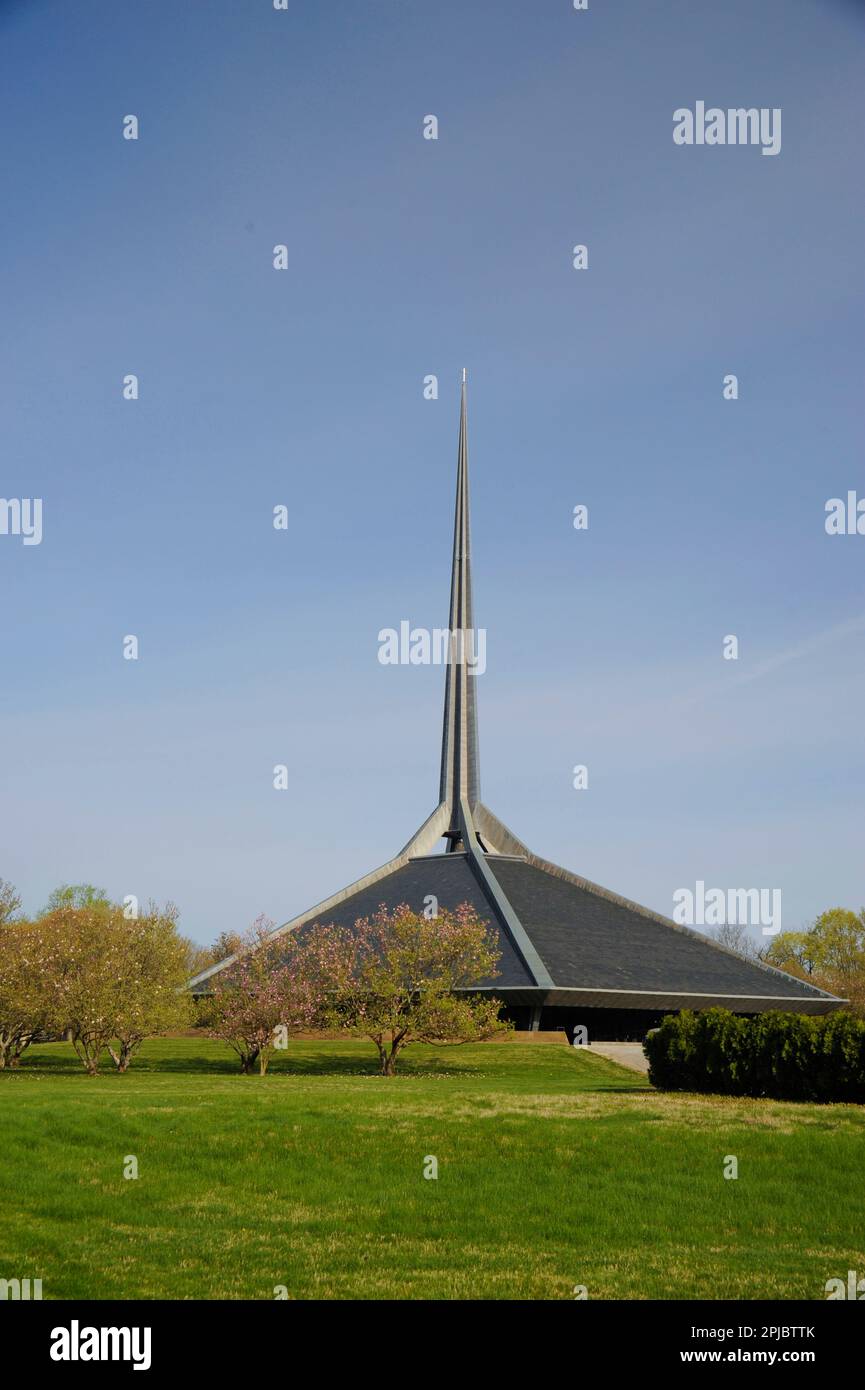North Christian Church in Columbus, Indiana designed by architect Eero ...