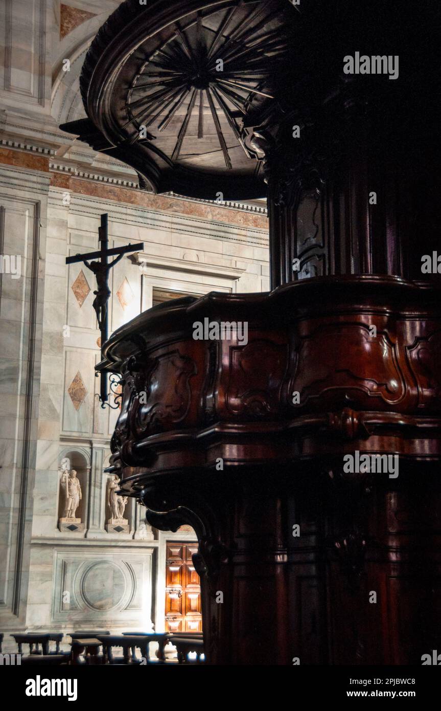 Pulpit stage hi-res stock photography and images - Alamy