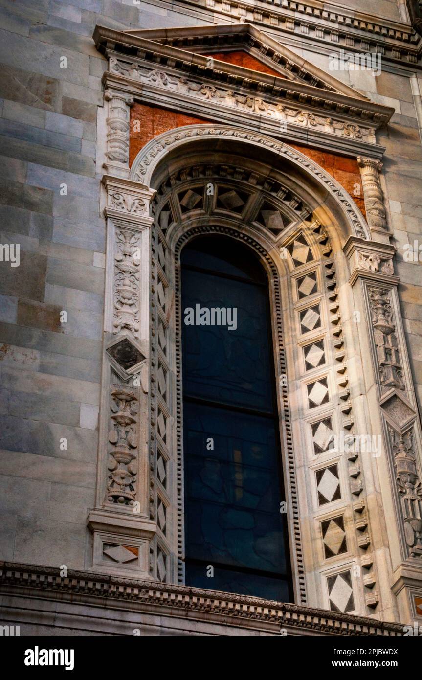 Recessed arch hi-res stock photography and images - Alamy