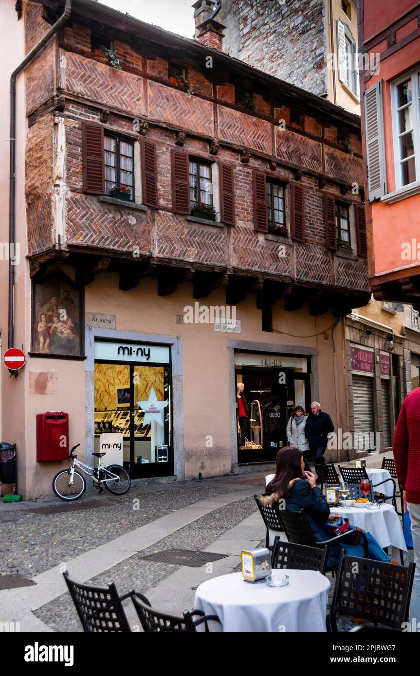 Italy, como, piazza san fedele hi-res stock photography and images - Alamy