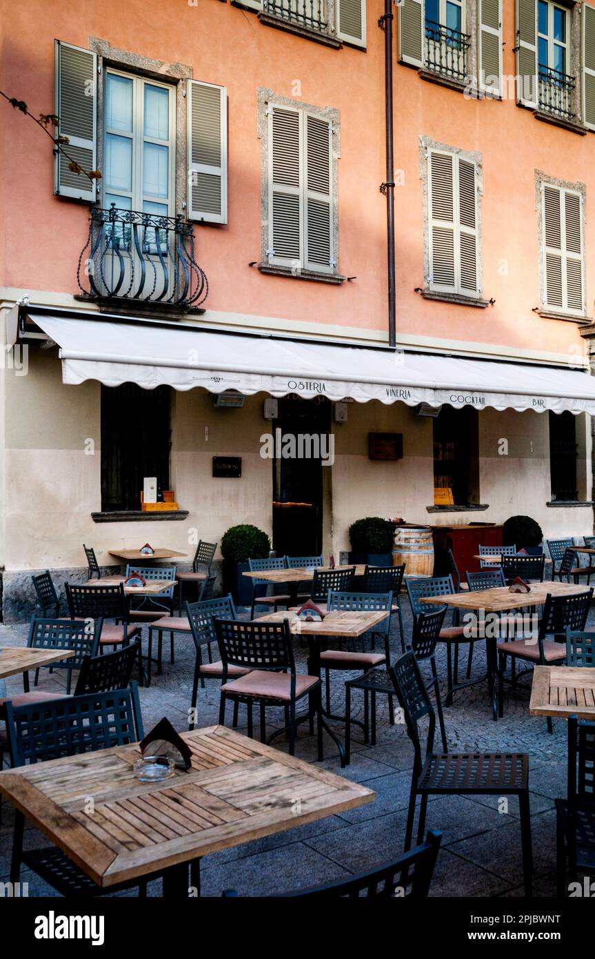 Cast iron faux balcony hi-res stock photography and images - Alamy