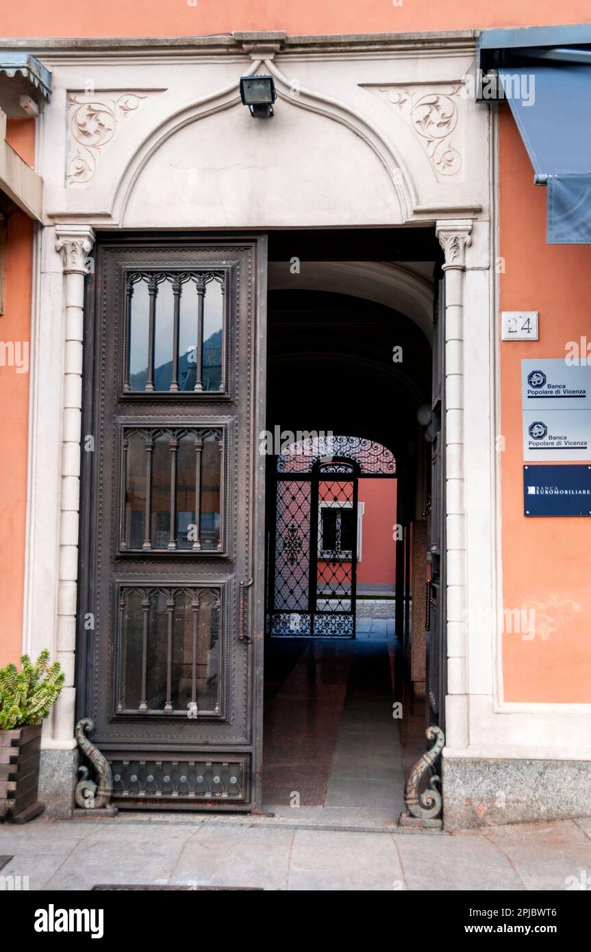 Northern portal with bas relief hi-res stock photography and images - Alamy