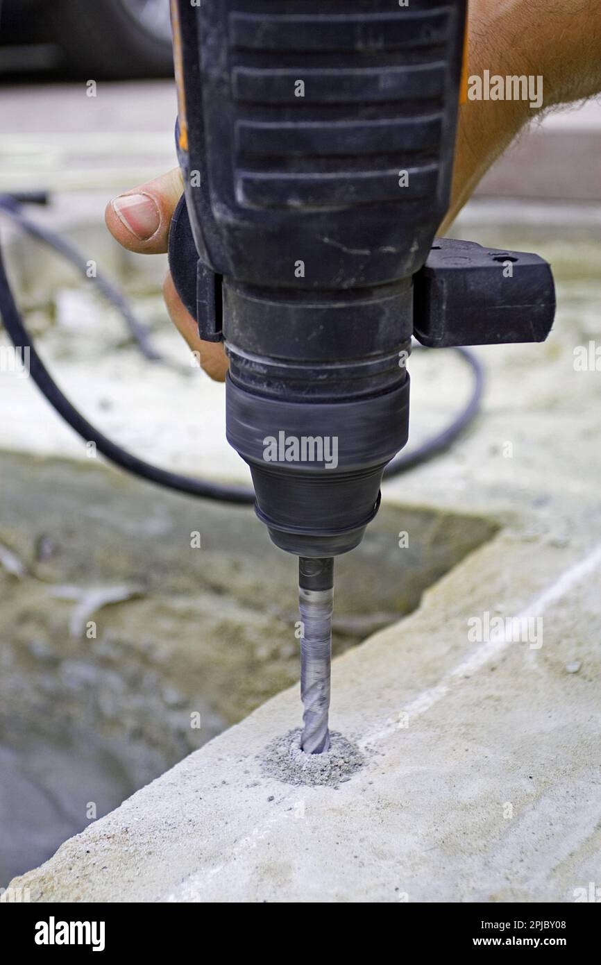 Hole in concrete hi-res stock photography and images - Alamy