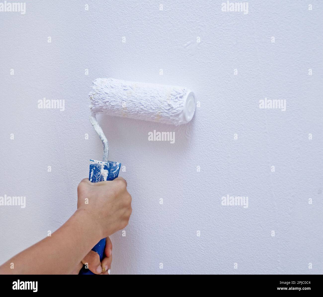 Child paint on walls hi-res stock photography and images - Alamy