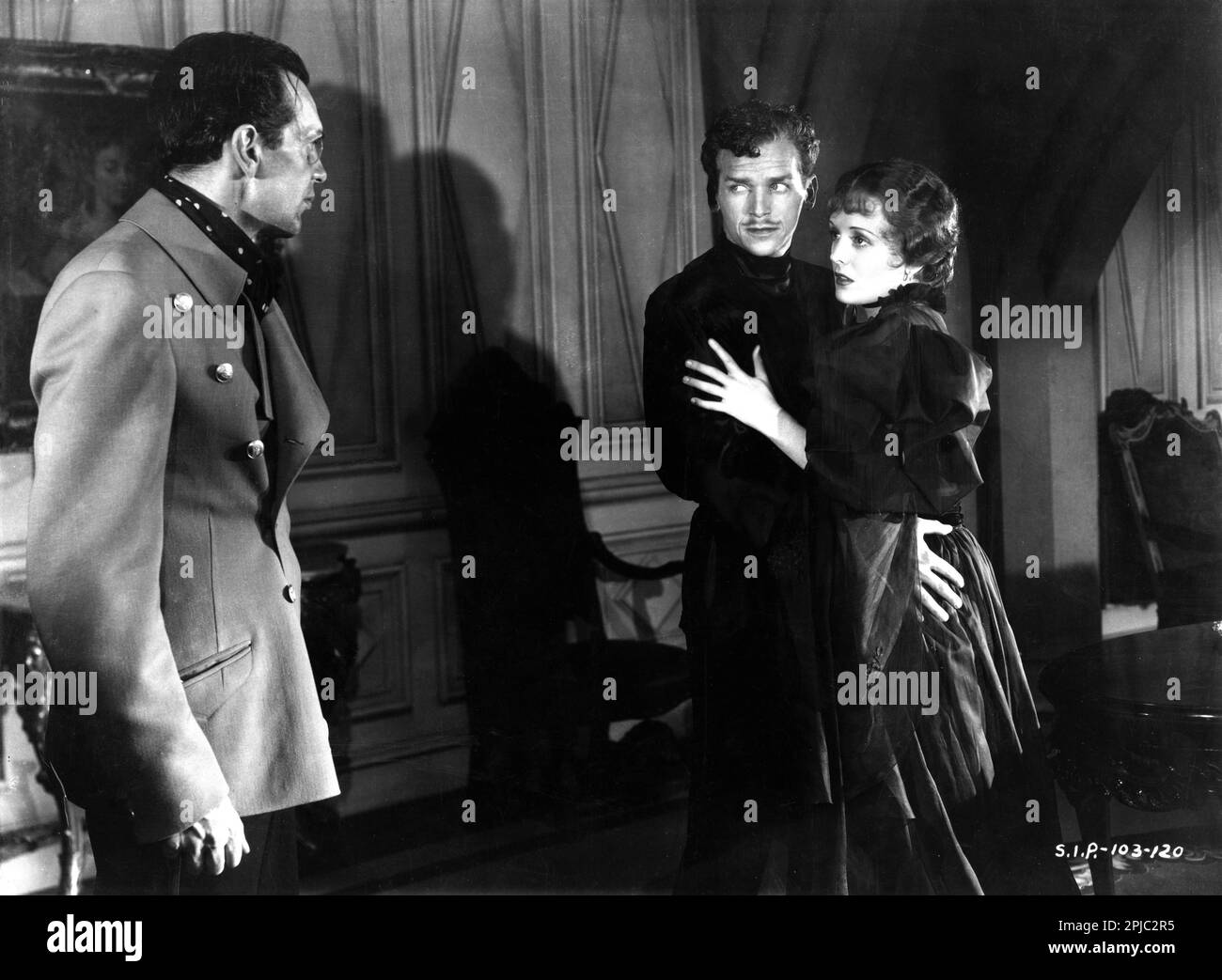 RAYMOND MASSEY DOUGLAS FAIRBANKS Jr. and MARY ASTOR in THE PRISONER OF ...