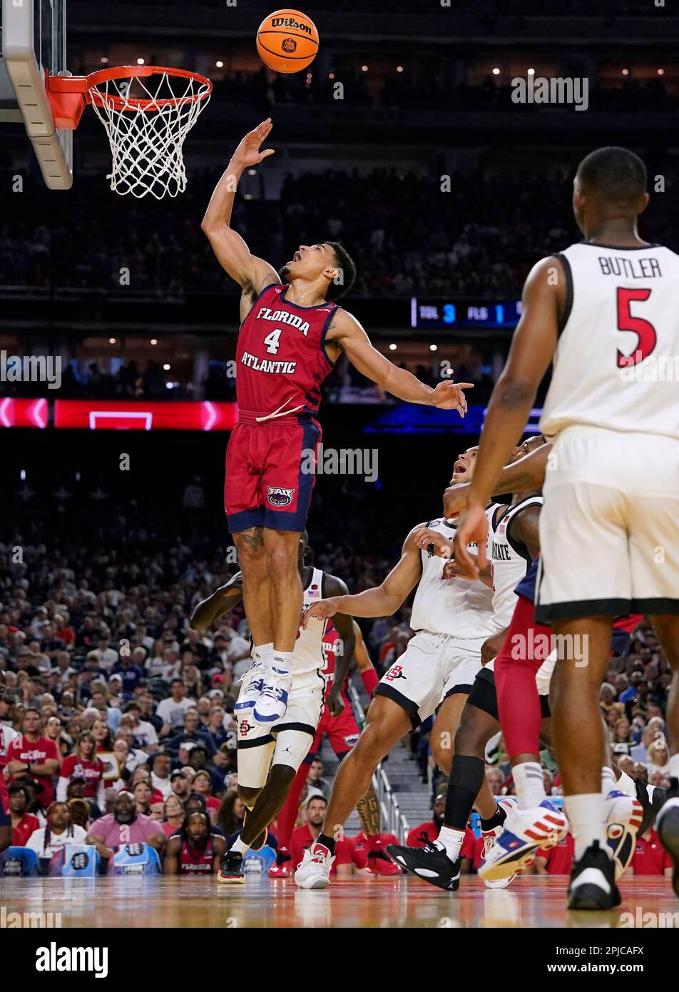 Florida Atlantic guard Bryan Greenlee (4) shoots against San Diego ...