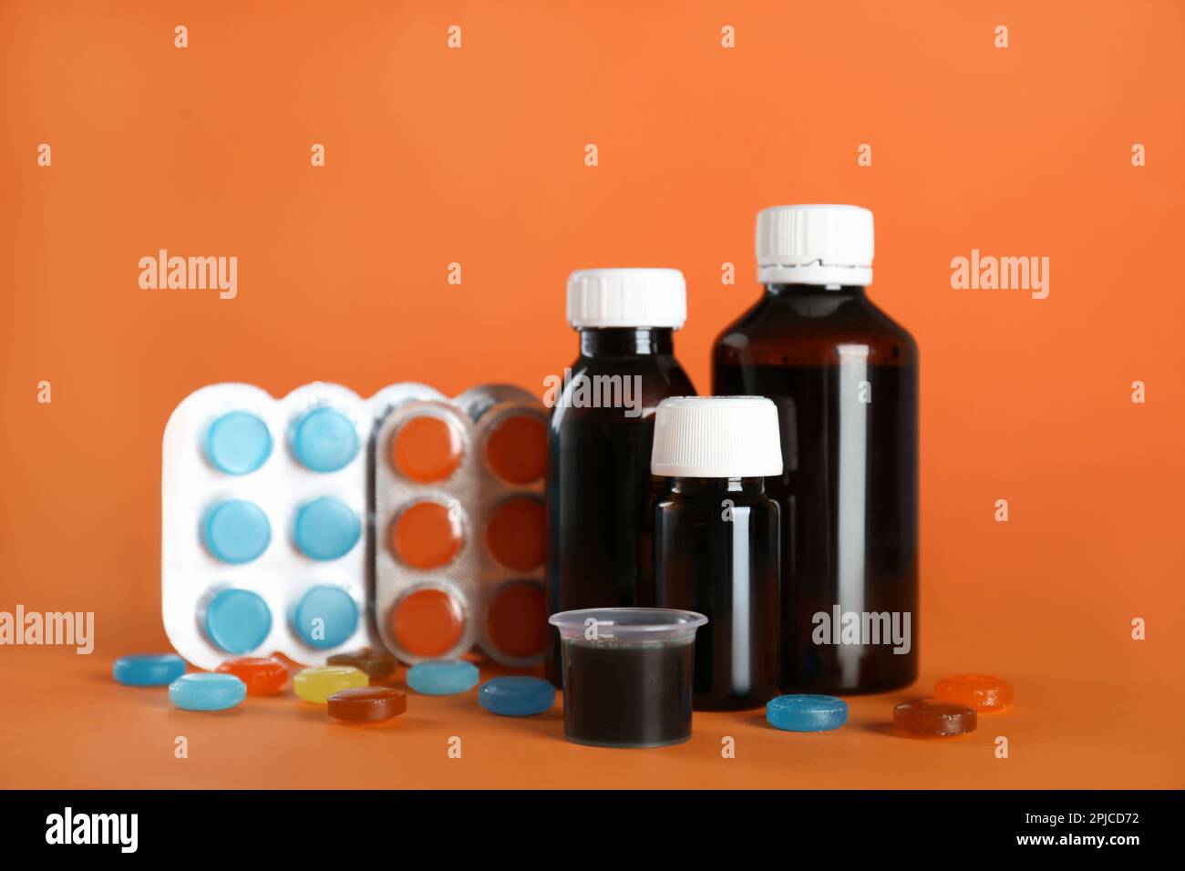 Measuring cup for drops hi-res stock photography and images - Alamy