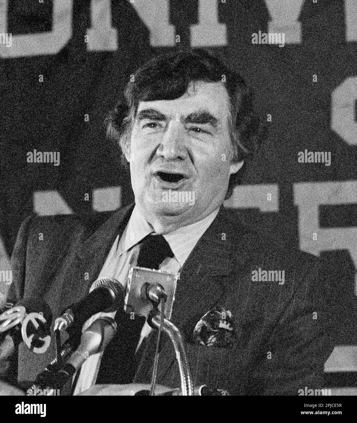 Pierre Salinger speaking in San Francisco in 1982 Stock Photo - Alamy