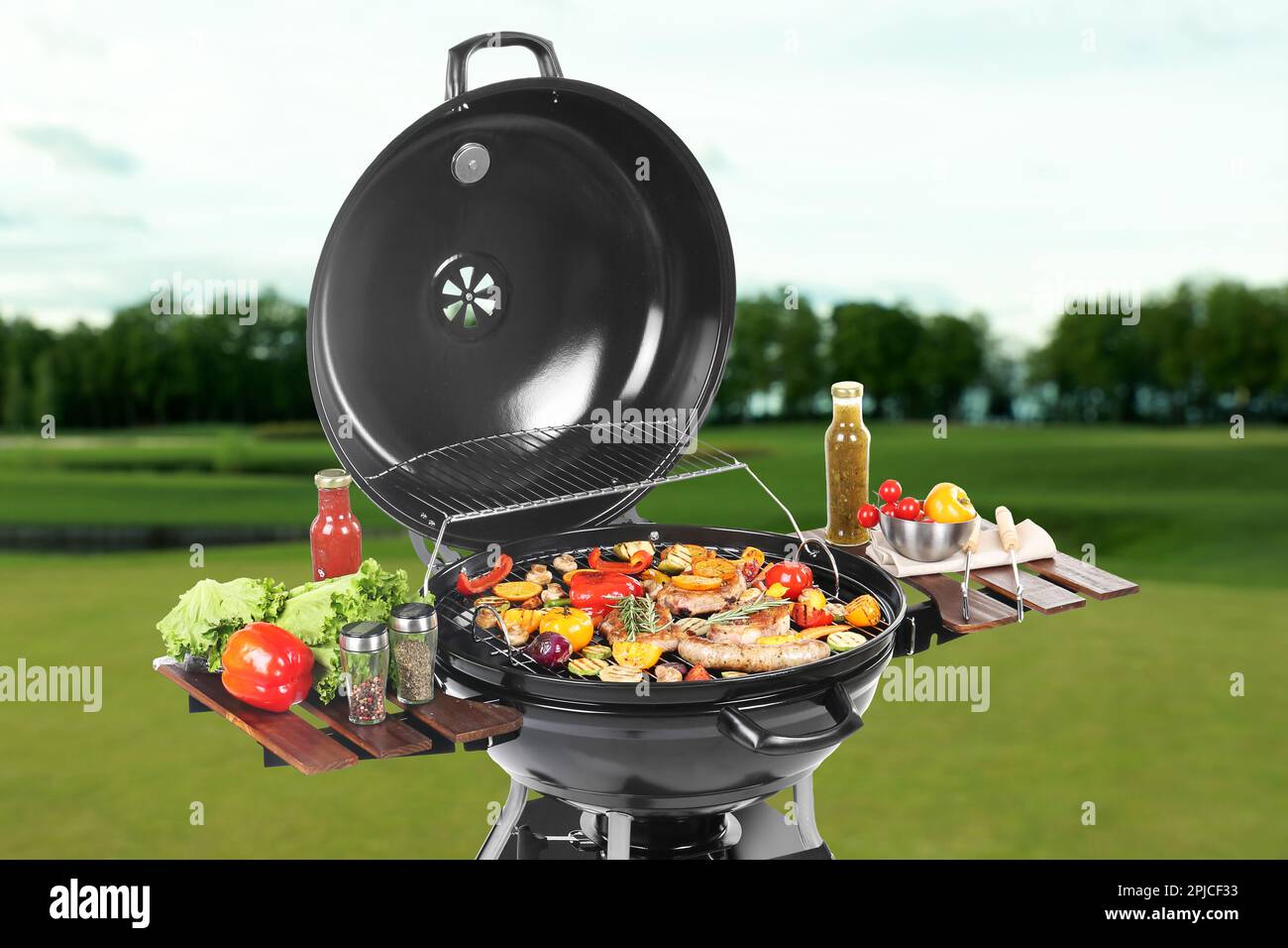 Eco barbecue hi-res stock photography and images - Alamy